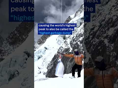 Cleaning up Mount Everest with drones | DW News