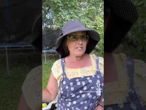 Grass Clippings for Garden Nutrients Video 2022