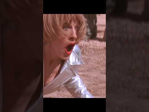 👽💥 ALIEN INVASION TURNS DEADLY IN *MARS ATTACKS!* 🪓💀 #movie