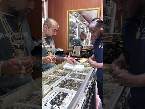 Jewelry shopping at the best location on St.Thomas USVI #jewelrydesigner