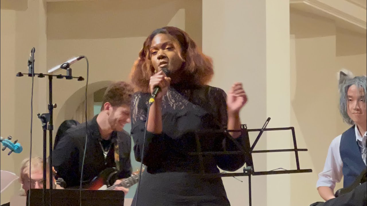 Hire Leah Charis - Pop Singer in Los Angeles, California