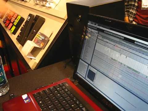 Source Audio Hot Hand 3 Universal Wireless Effects Controller - ranked ...