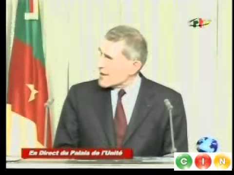 Cameroon-Info.Net VIDEO Paul Biya recoit les ex-otages francais au Palais de l'Unité