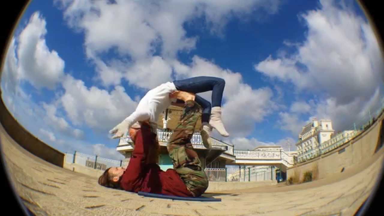 Acroyoga tutorial - back flying & dancer