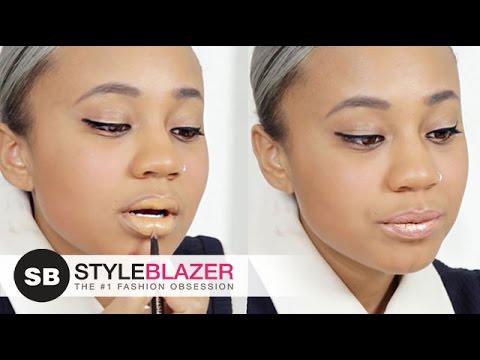 How To Contour Your Lips | Makeup Monday