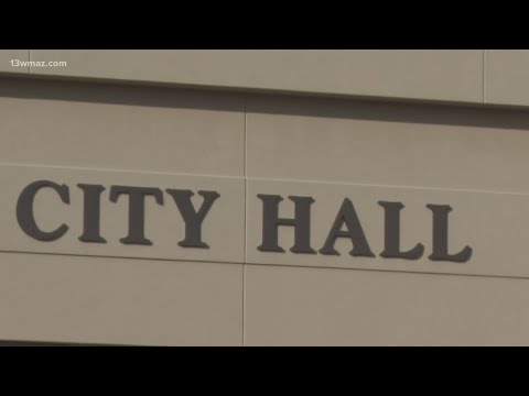 Houston County voters weigh in on local election races