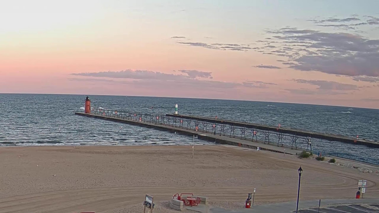 South Haven Beach & Pier Lighthouse - Live Webcam | GeoWebcams