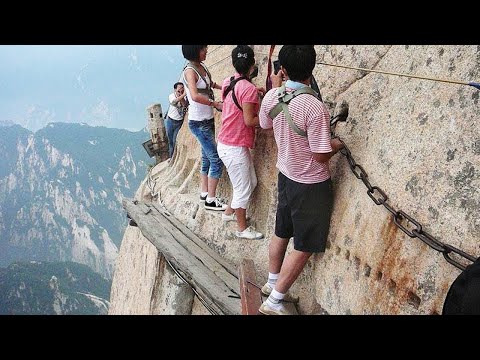World's Most Dangerous Hiking Trails In Hindi. Dangerously Steep Trekking Steps/Paths