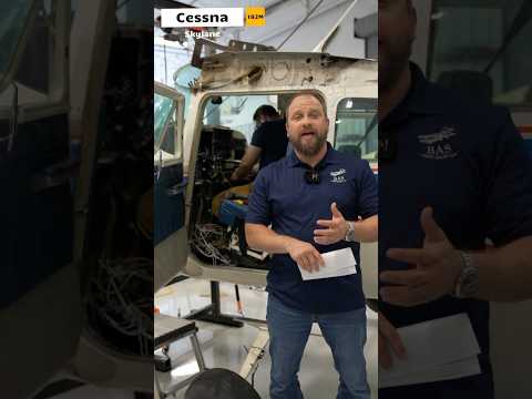 Cessna 182M Skylane- Crosswind Landing Leads to Nose Gear Collapse 😬