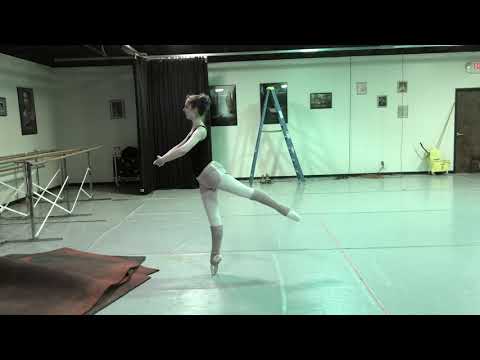Pointe Balance Arabesque