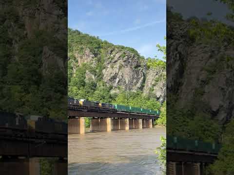 CSX 1869 leading at Harper’s Ferry WV