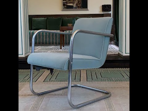 Closer Look: Two Eero Saarinen Chairs