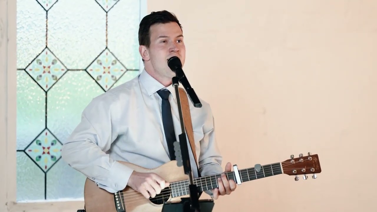 Chris | Perth Wedding Singer, DJ, and MC | Perth Wedding Music