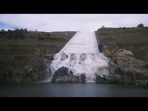 Timelapse | Water rushes down Oroville Dam spillway