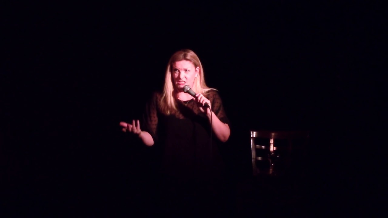 Hire Fiona O'Brien - Comedian in Toronto, ON | GigSalad