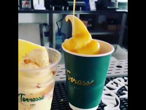 Brullen in Dubai making a delicious Mango sorbet soft serve. 😋