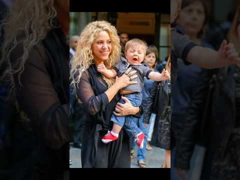 Shakira😘 with her kids💖 Hips Don't Lie#shorts #trendingshorts #trending #yt #whatsappstatus #shakira