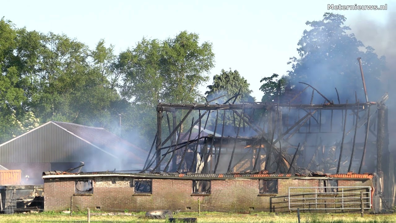Woning en schuur in de brand in Tiendeveen(Video)