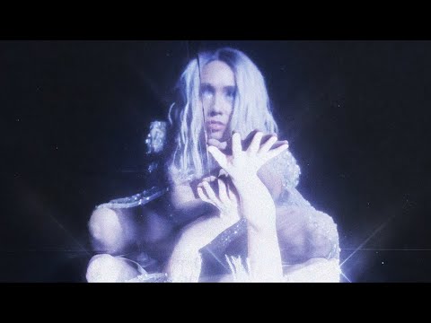 NIKI on Moonchild Album, Representation, and Opening for Taylor Swift