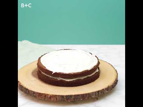 How to Make Naked Applesauce Cake