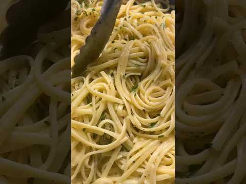 Ali Slagleβs Lemon-Garlic Linguine recipe is in the description ππ§ #cooking