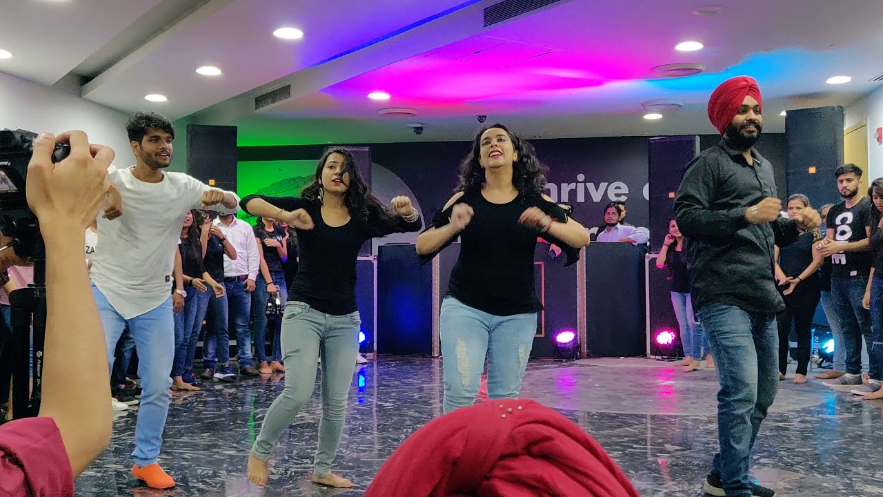 DXC- Noida- 2018- Flashmob- Smartness- Steps- Choreo.