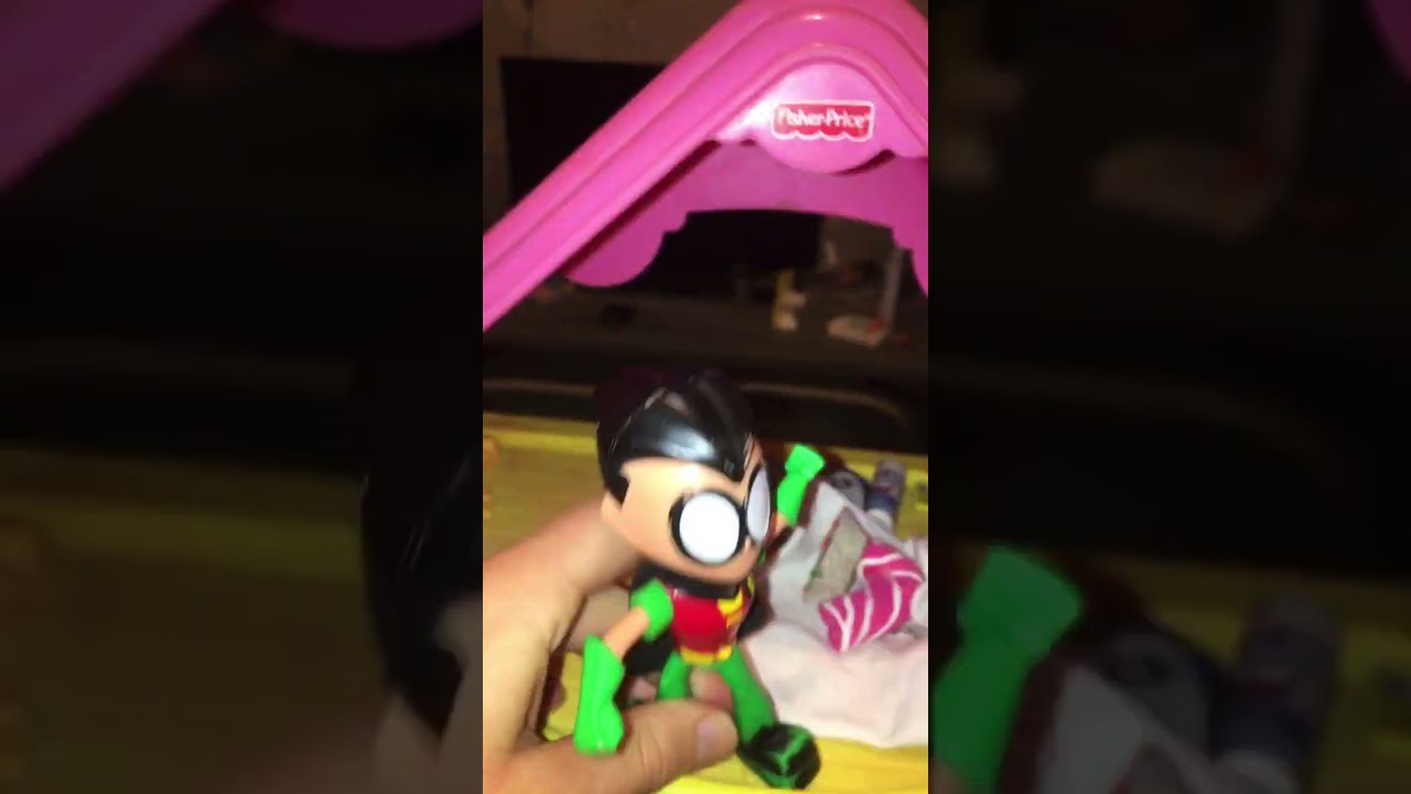 STOMP STOMP IM DOING MY ROBIN STOMP!!