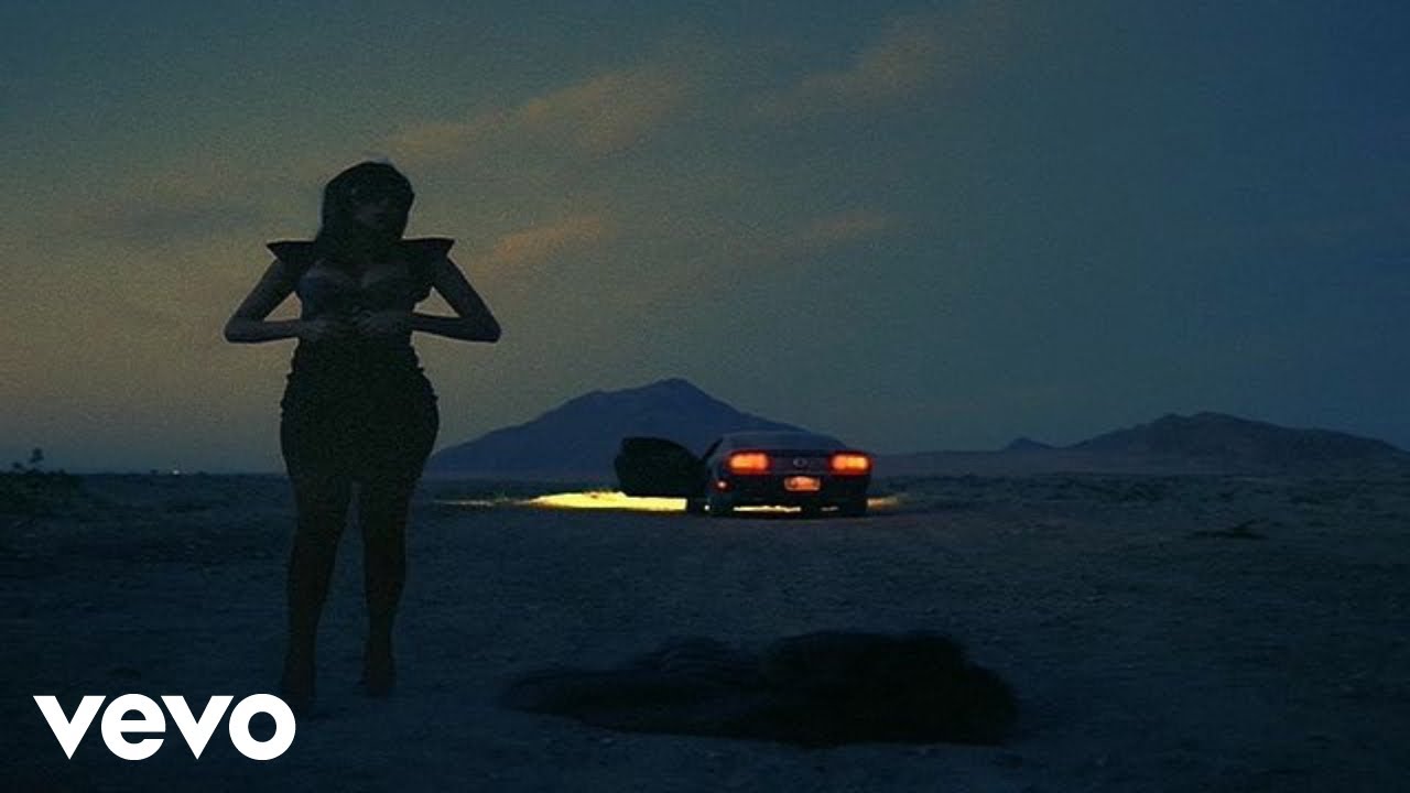 Kanye West - Flashing Lights (Director's Cut) ft. Dwele