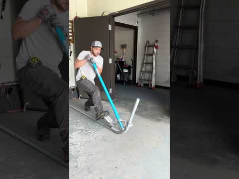 Bending 1”1/4 EMT ⚡️ #electrican #handtools #bending #conduit