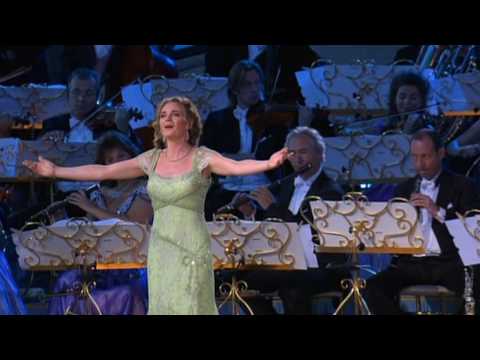 The Sound Of Music sung by Suzan Erens | Advent Life News