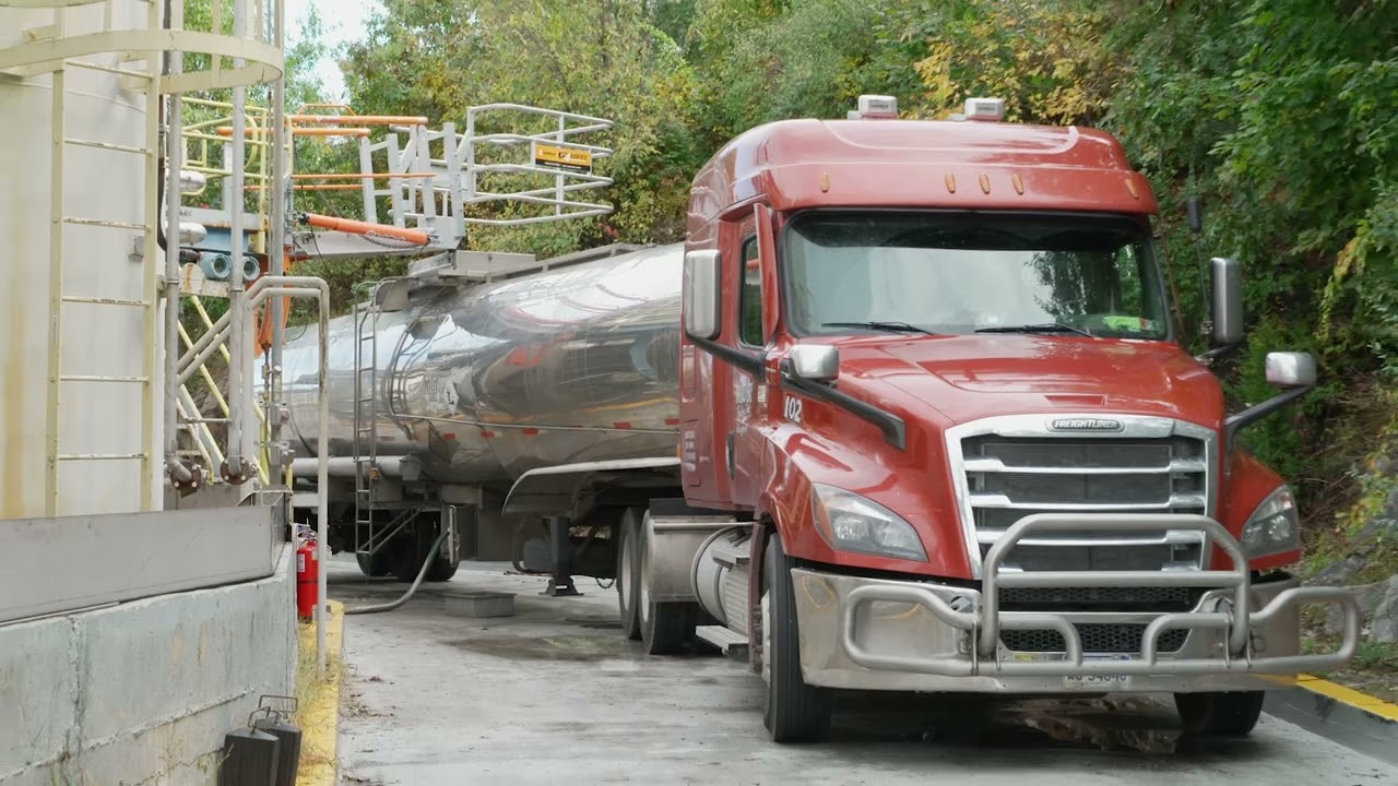 See how a Liquid Bulk Tanker Truck is Loaded