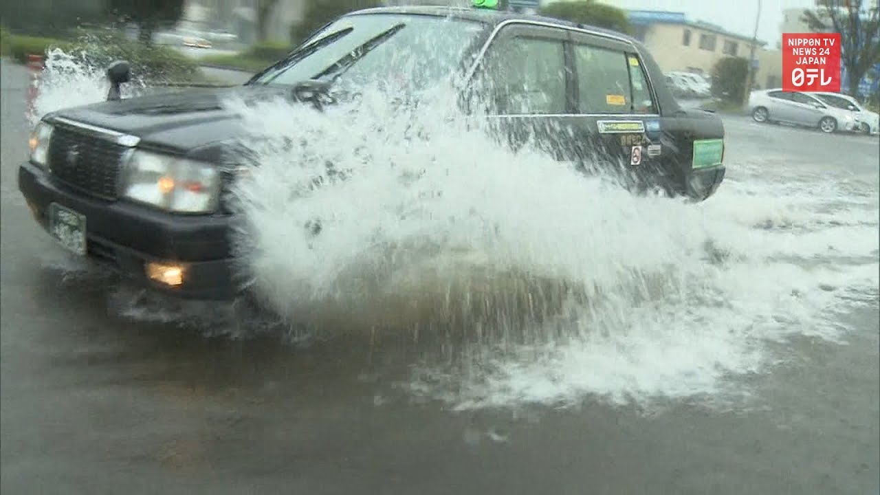 Heavy rain lashes Tokyo area