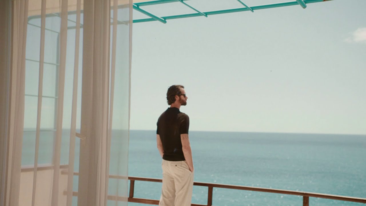 Persol Summer: Living