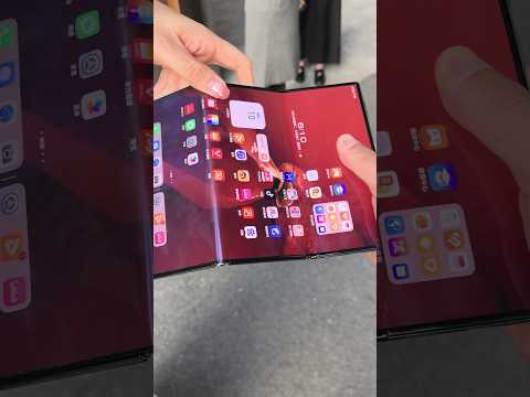 Huawei Mate XT double folding phone ????