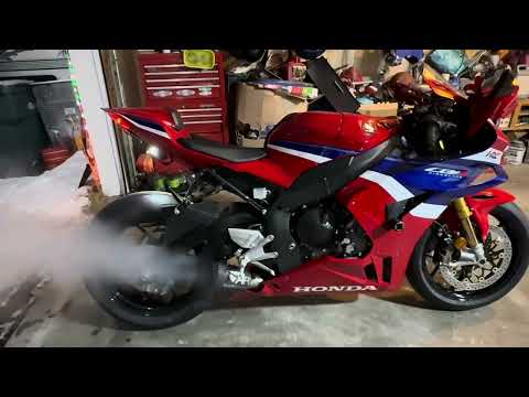 2025 Honda CBR1000RR-R Fireblade SP before and after installed Slip on Austin Racing GP3 exhaust