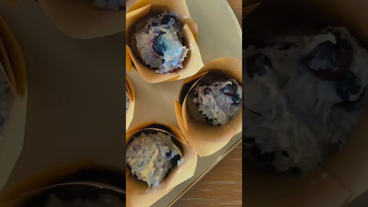 COTTAGE CHEESE BLUEBERRY MUFFINS #bakedlean #macrofriendly #proteinbaking