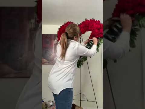 Corazón de rosas para un funeral.