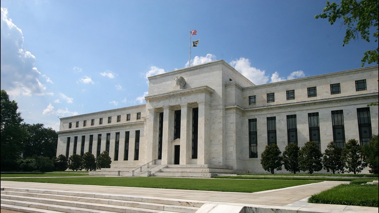 Federal Reserve debates interest rate cuts amid tariff uncertainty