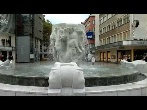 Frankfurt/Main Zeil - Wasserbrunnen, Fountain in the city of Frankfurt Germany (HD)