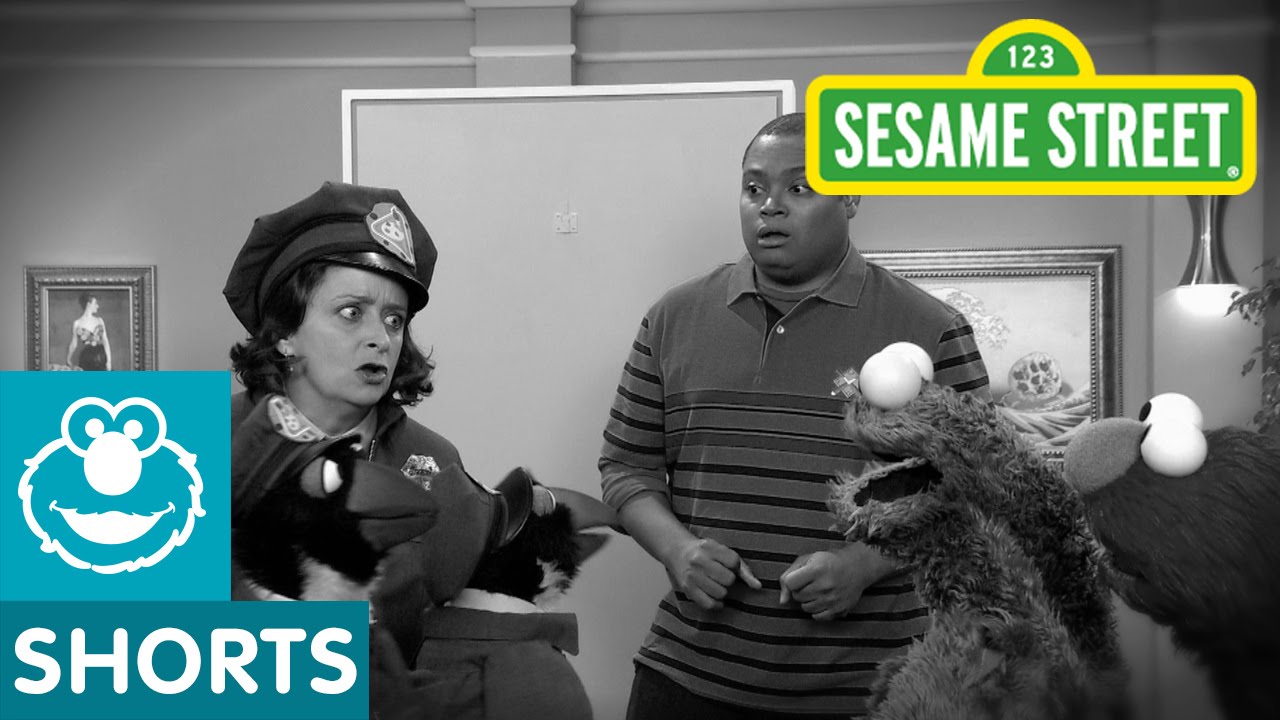 Sesame Street: Detective Elmo Looks for the Cookie Thief!