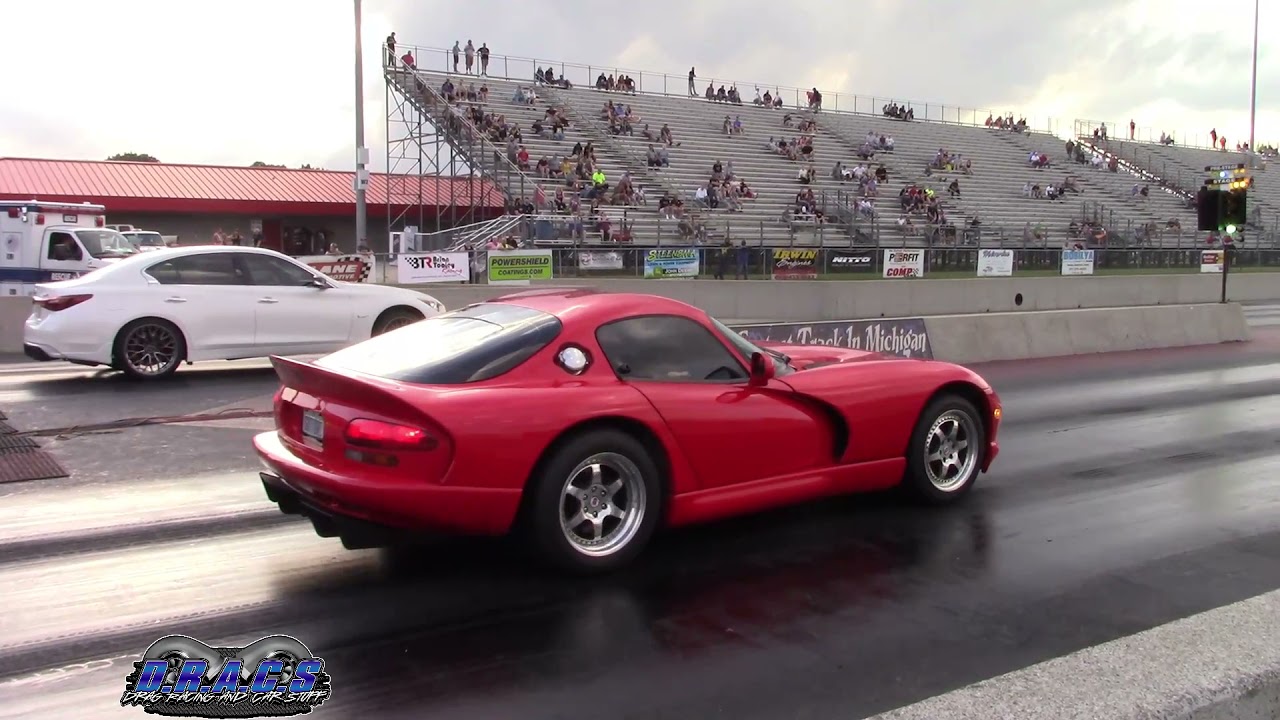 Pontiac Trans Am Sleeper Drag Races Dodge Viper, a Moon-Sized Gap ...