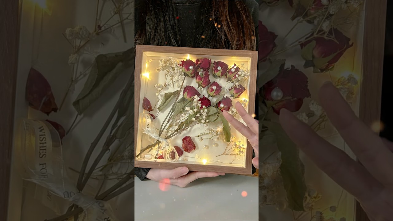 DIY dried flowers photo frame #diy #flowers #diycrafts #craftideas #rose #photoframe #gift