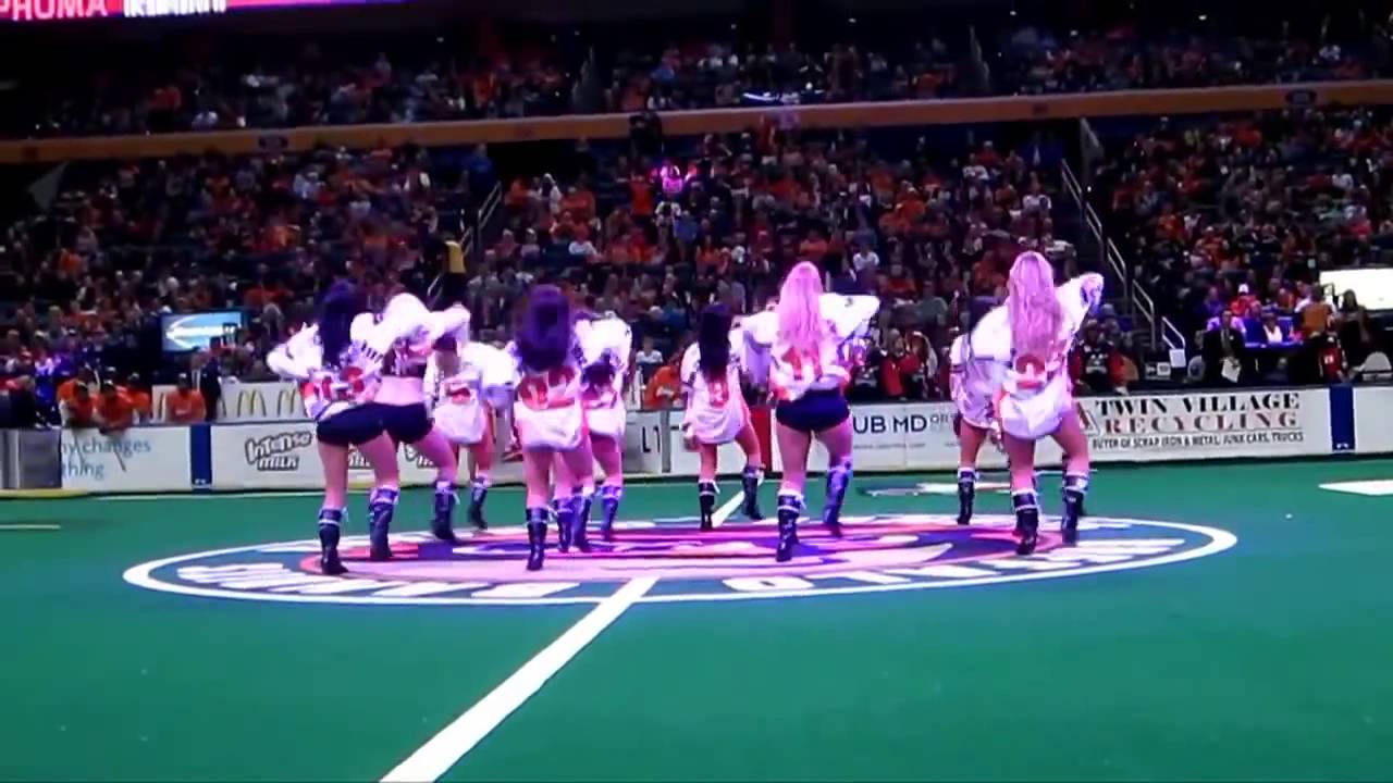 Cheerleader Wardrobe Malfunction   The Show Goes On