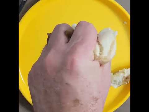 How not to serve your mashed potatoes and gravy on Thanksgiving!