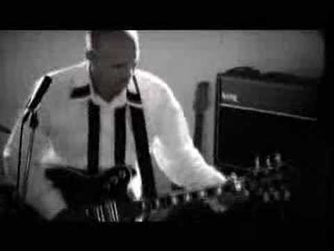 The Go-Betweens - "Here Comes a City" (Official Video)