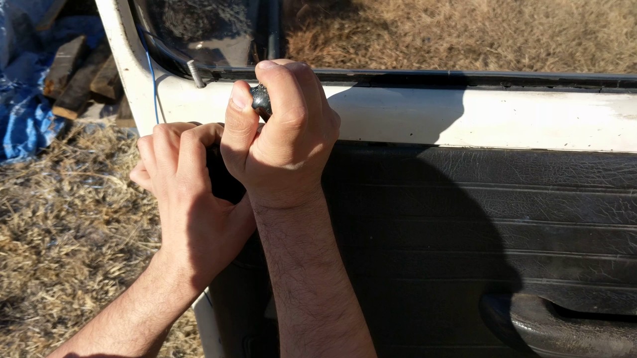 1968 vw bug door panel removal (HOW TO VIDEO)