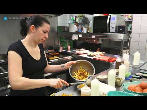 Curry & Style in Regensburg – klassische Currywurst und vegetarische Wurst mit hausgemachten Pommes