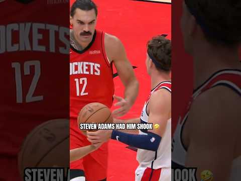 Corey Kispert’s reaction to Steven Adams running at him 💀