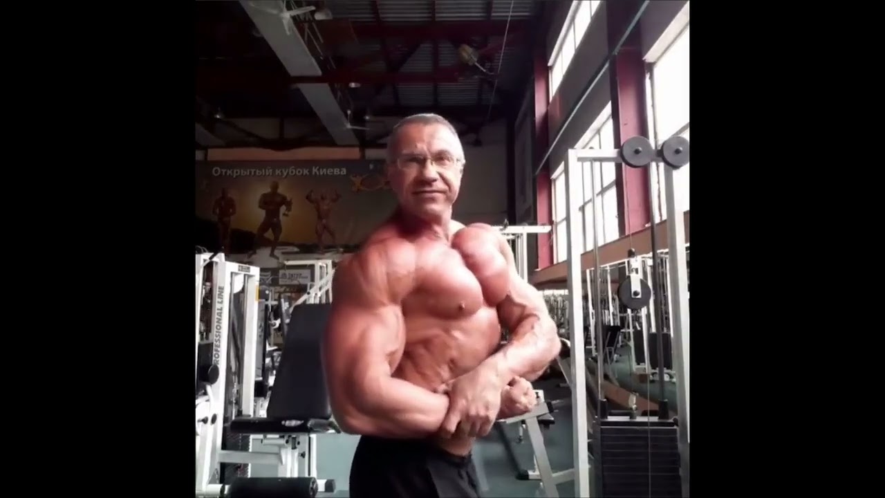 Silver Bodybuilder Muscle Flexing #4