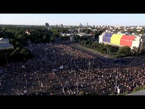 Raw Politics: Weber accuses Romanian government of taking the country backwards